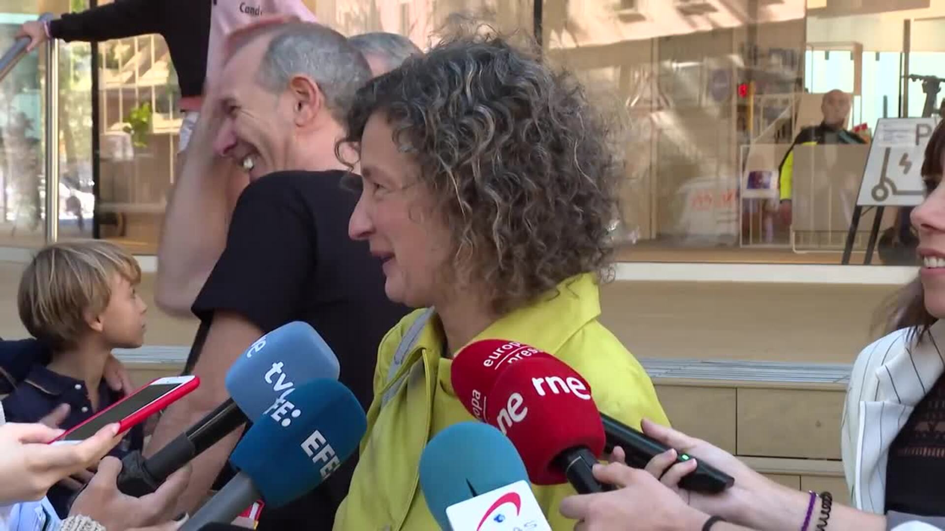 Barcelona inaugura un semáforo con Mortadelo y Filemón en honor al ...