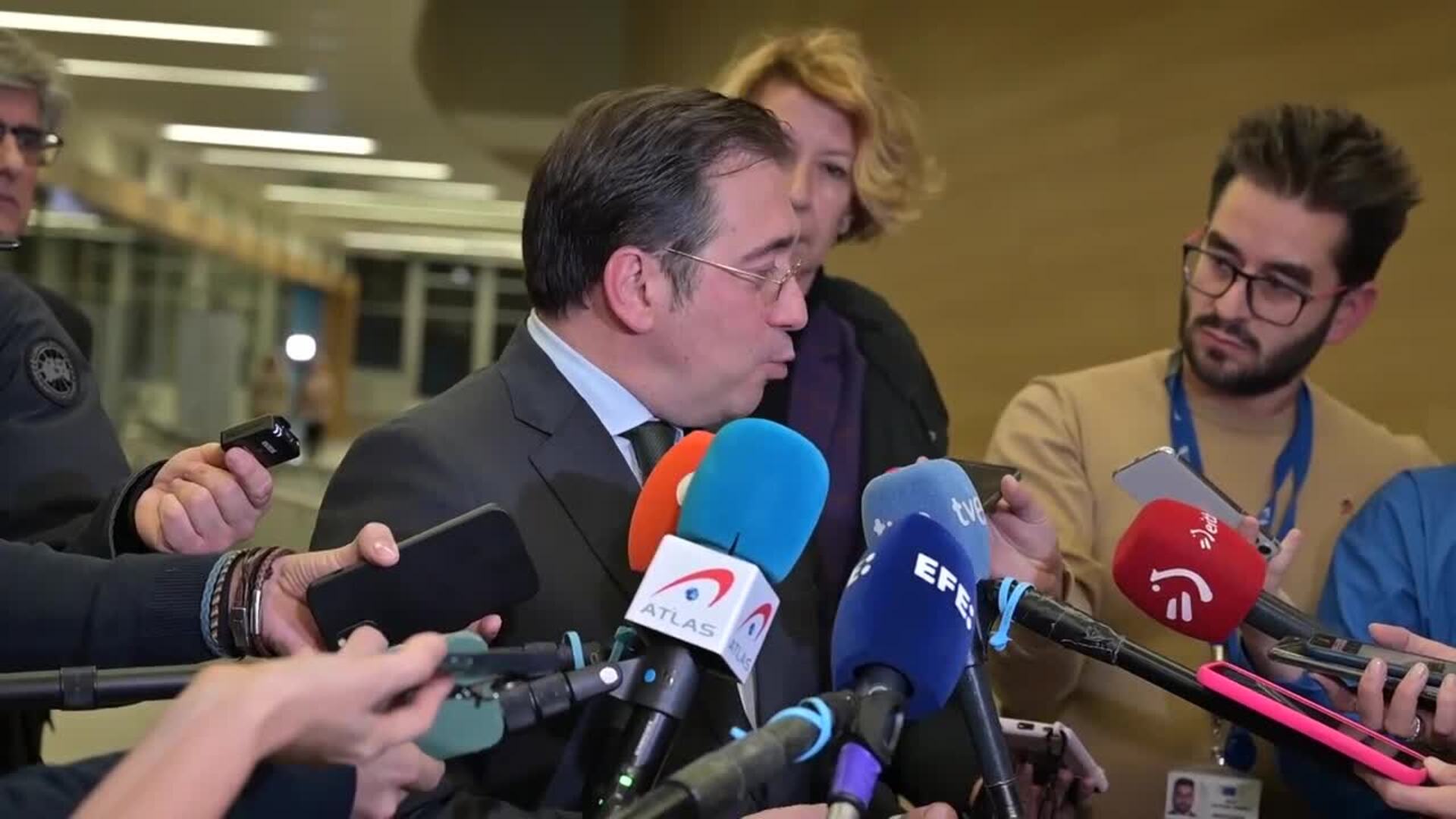 Albares ve "avances" en el acuerdo sobre Gibraltar tras reunirse con ...