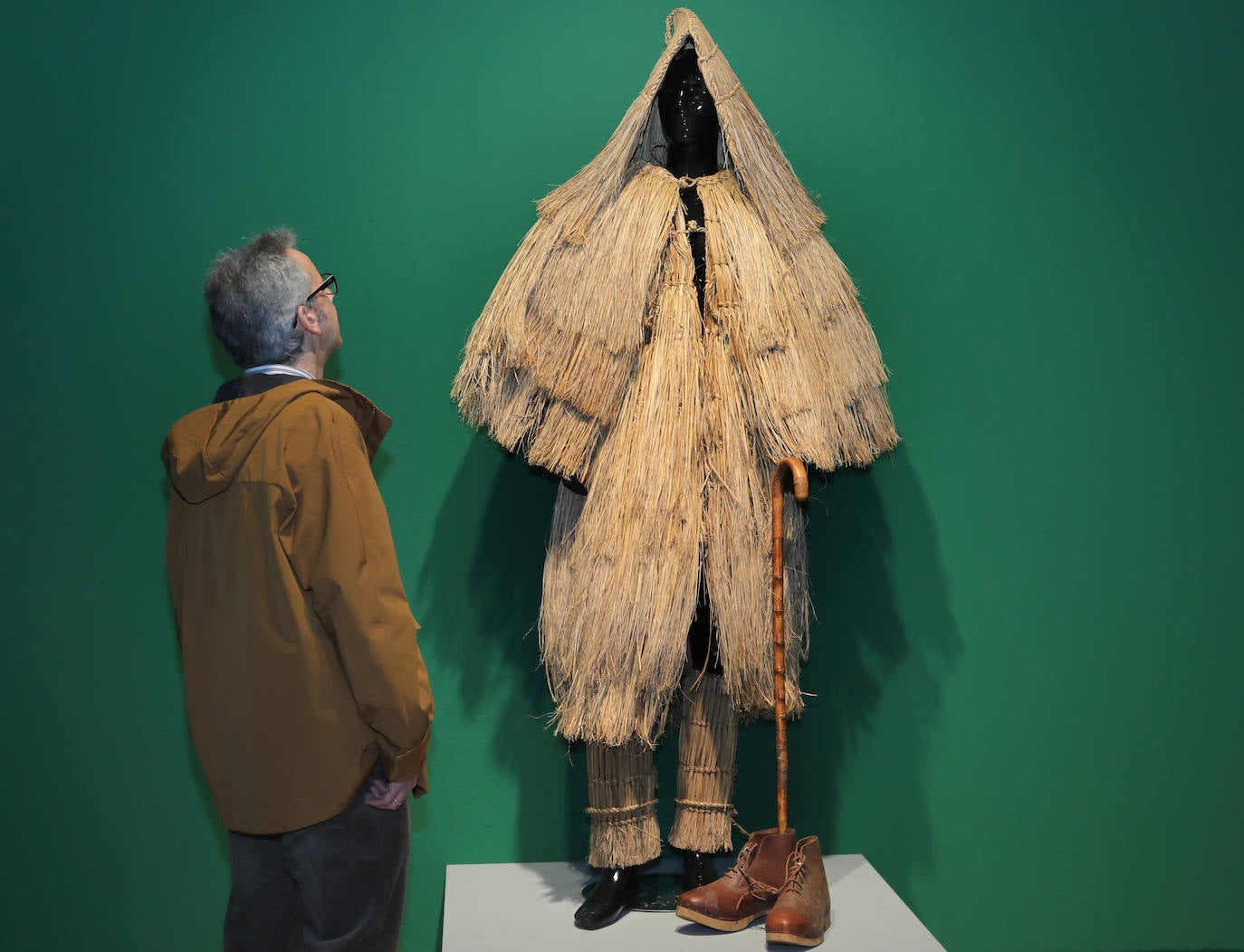 'El traje, vestimenta y atavío' de Ismael Peña, en el Centro Cultural ...