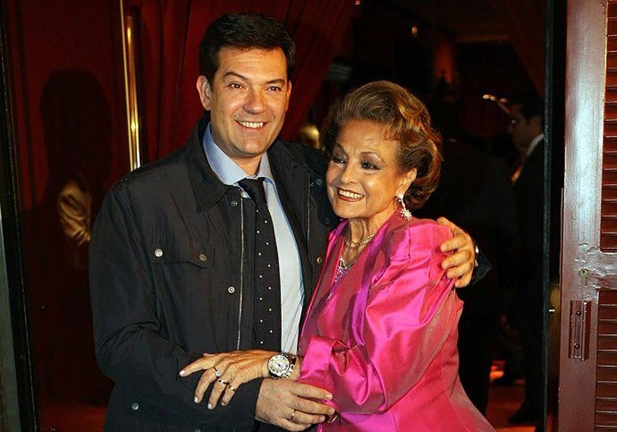 Augusto Algueró aclara qué ha sucedido con la lápida de su madre | El ...