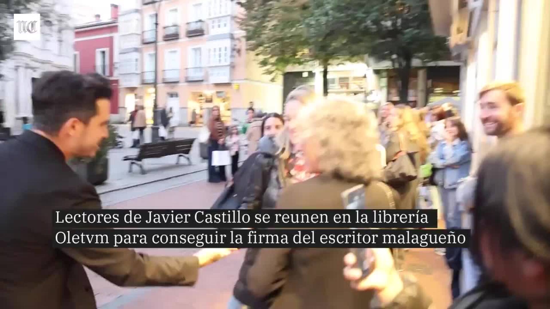 El escritor Javier Castillo firma ejemplares de sus libros en ...