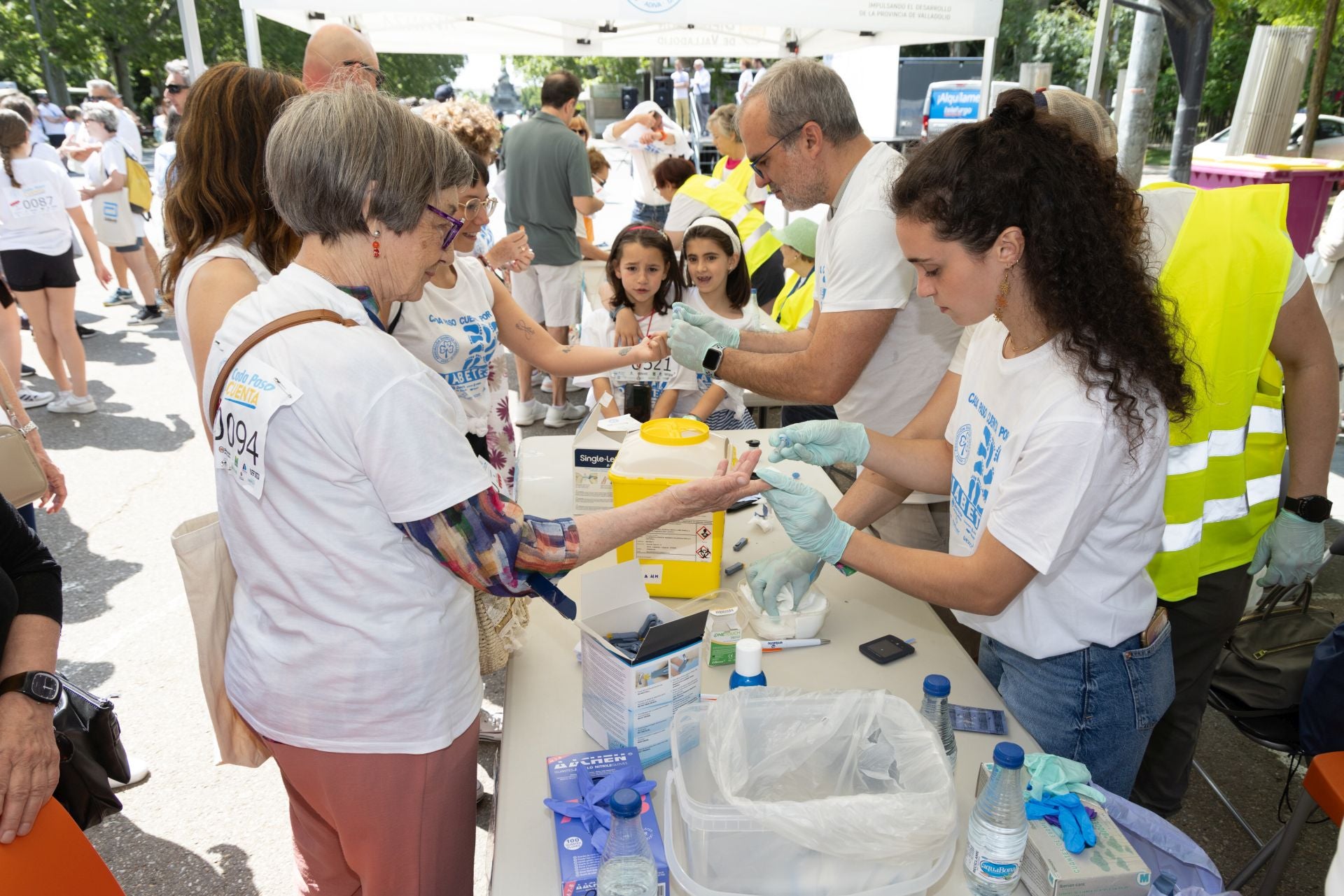 Mediciones de glucosa en las calles de Valladolid este viernes para ...
