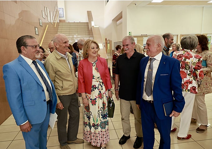 Sesenta maestros ya jubilados vuelven a las aulas para reencontrarse ...