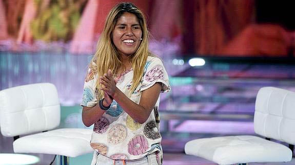 A los 6 años, Chabelita se enteró por un periódico peruano que era ...