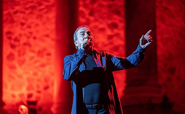 Perales deja huella en Mérida con dos llenos en el Teatro Romano | Hoy