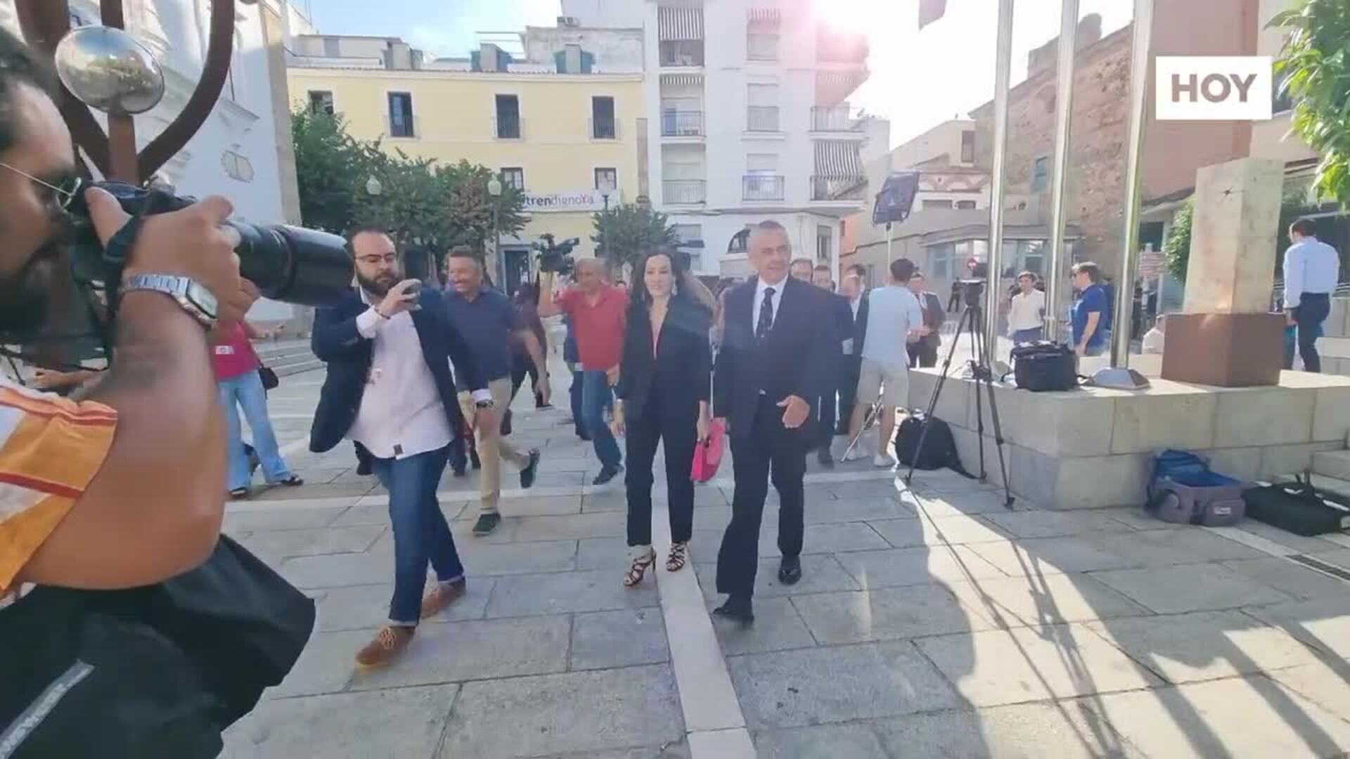 Ángel Pelayo, candidato por VOX a la Junta, en la llegada a la Asamblea ...