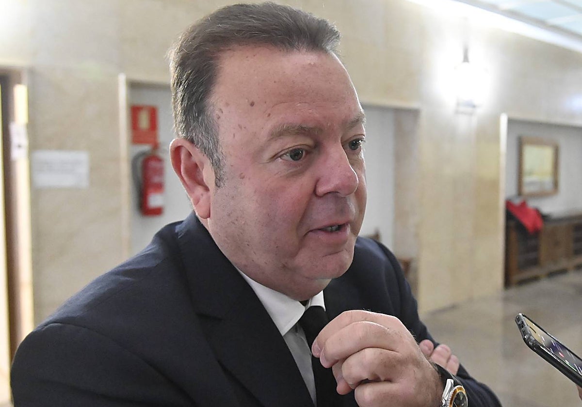 Emilio Cortés, catedrático en Derecho Penal: «Hay que aplicar la lógica, existen abusos ...