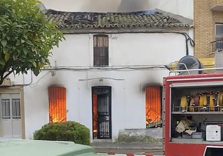 Muere una mujer y su hermana sigue desaparecida en un incendio en ...