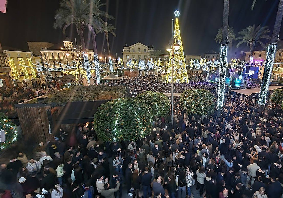 La fiesta Preuvas consigue llenar de nuevo la Plaza de España de Mérida | Hoy