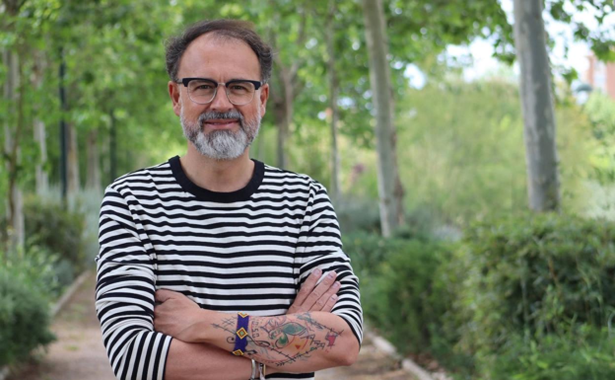 Santiago Cambero presenta su último libro este viernes en Mérida | Hoy
