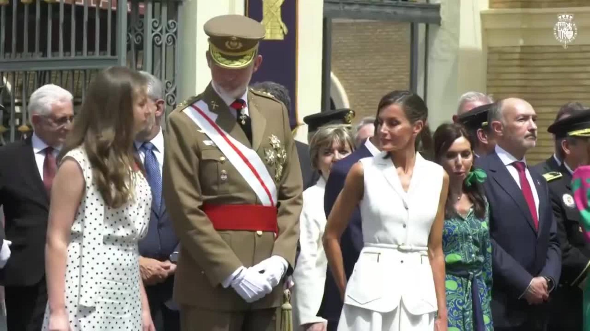 La princesa Leonor eclipsa a la reina Letizia en su primera visita a la Academia Militar de ...