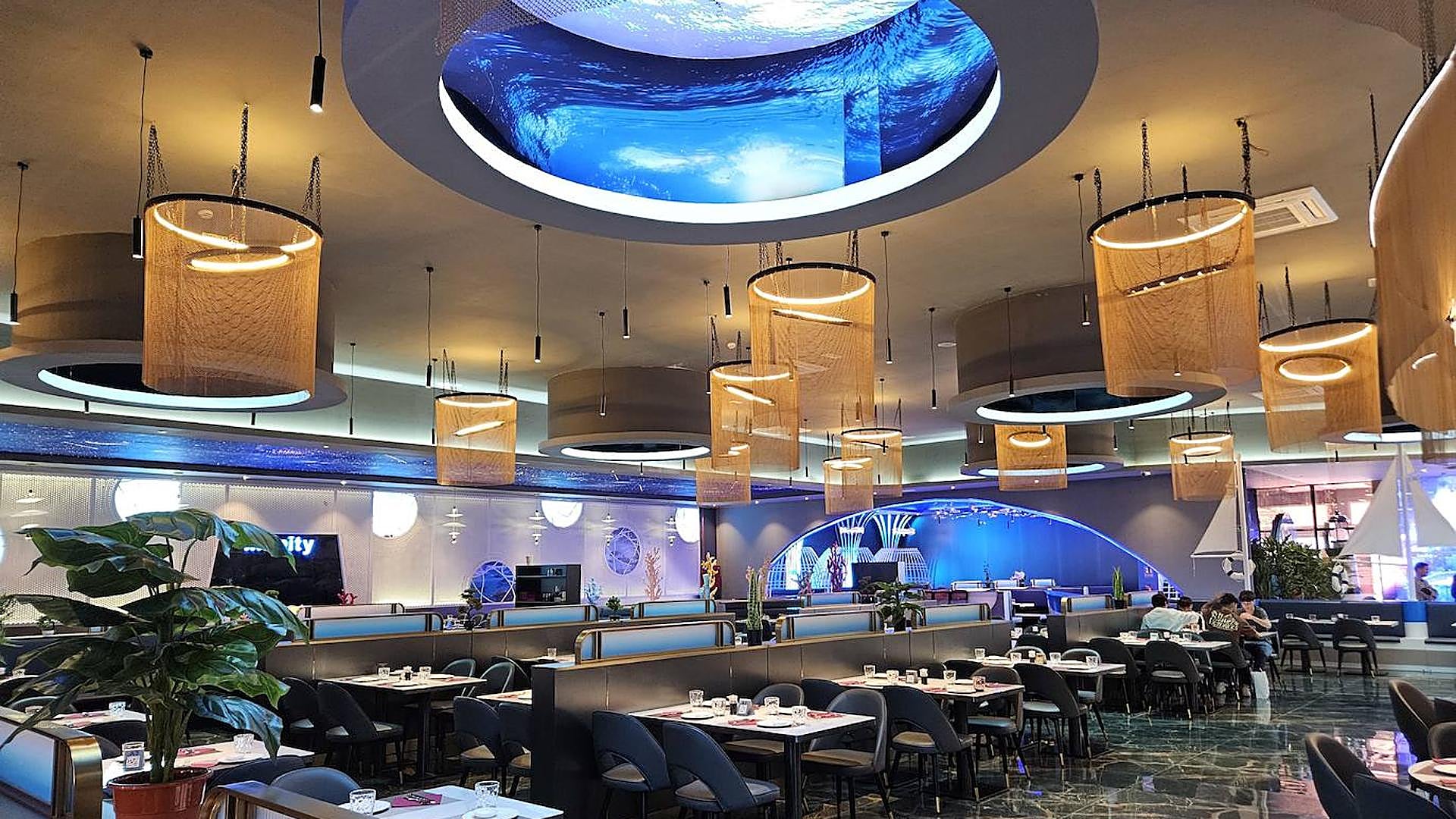 Así es 'Sushi Infinity', el restaurante asiático más grande de ...