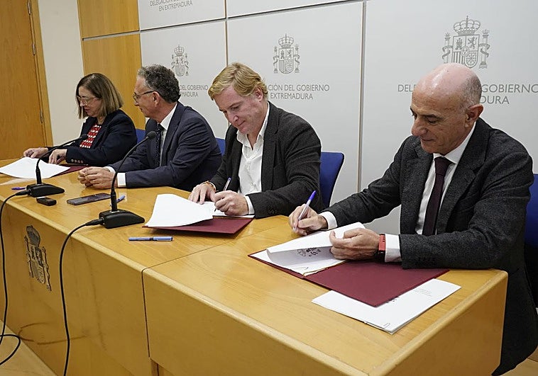 Ayuntamiento, Junta y Confederación del Guadiana firman sin más controversias el protocolo para ...