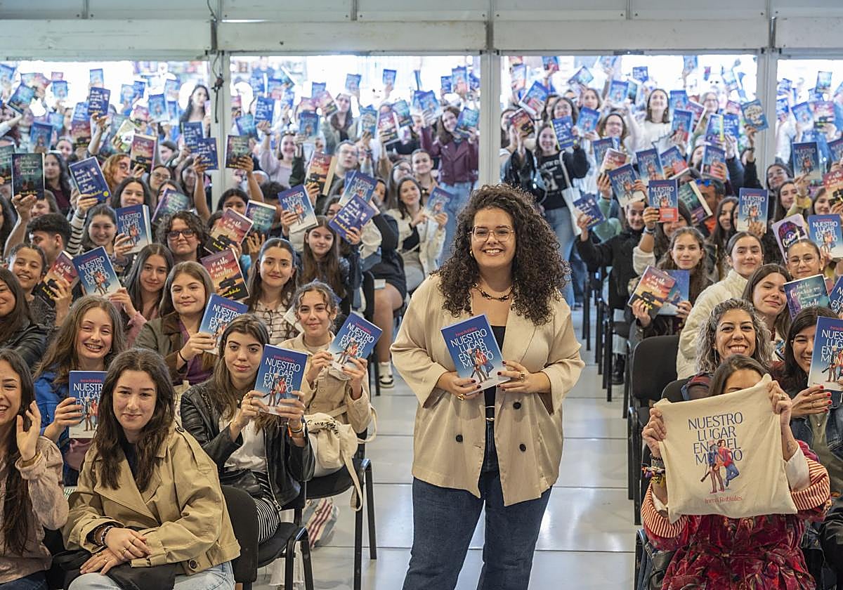 La extremeña Inma Rubiales conquista la Feria del Libro de Badajoz con ...