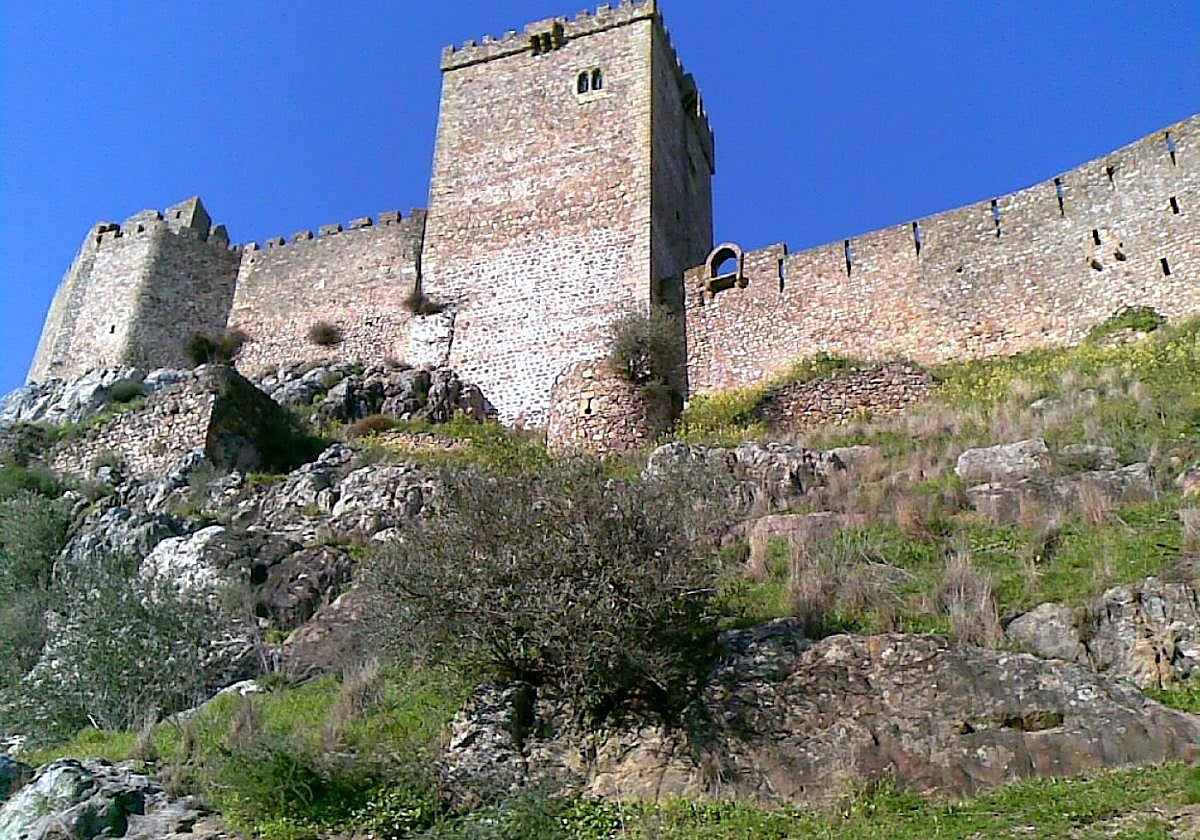 Al-Senera se adjudica la rehabilitación del Castillo de Luna | Hoy