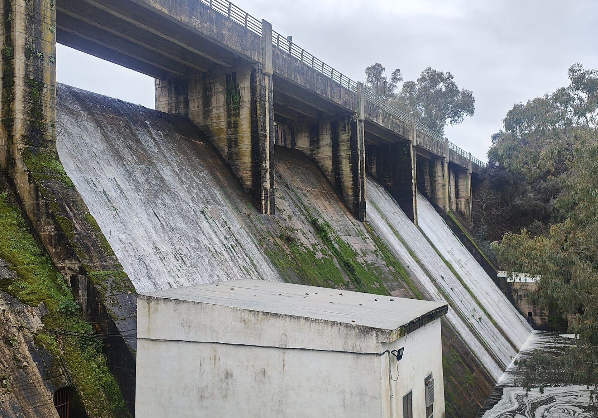 Las presas de Valuengo y Piedra Aguda, algunas que empiezan a soltar ...
