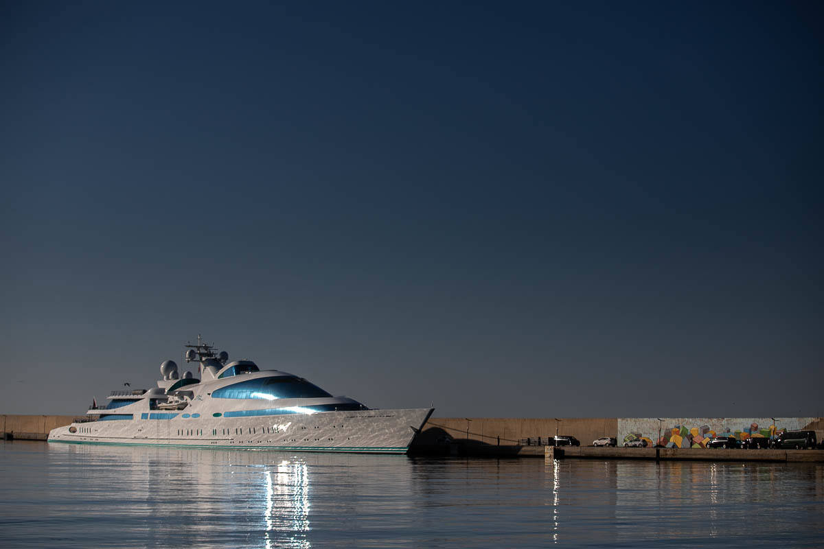 Fotos: Así es el megayate del príncipe de los Emiratos que ha atracado ...