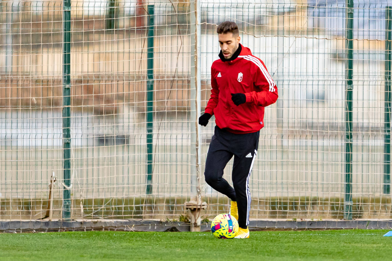 Sergio Ruiz empieza a correr en solitario; Rochina, con balón | Ideal