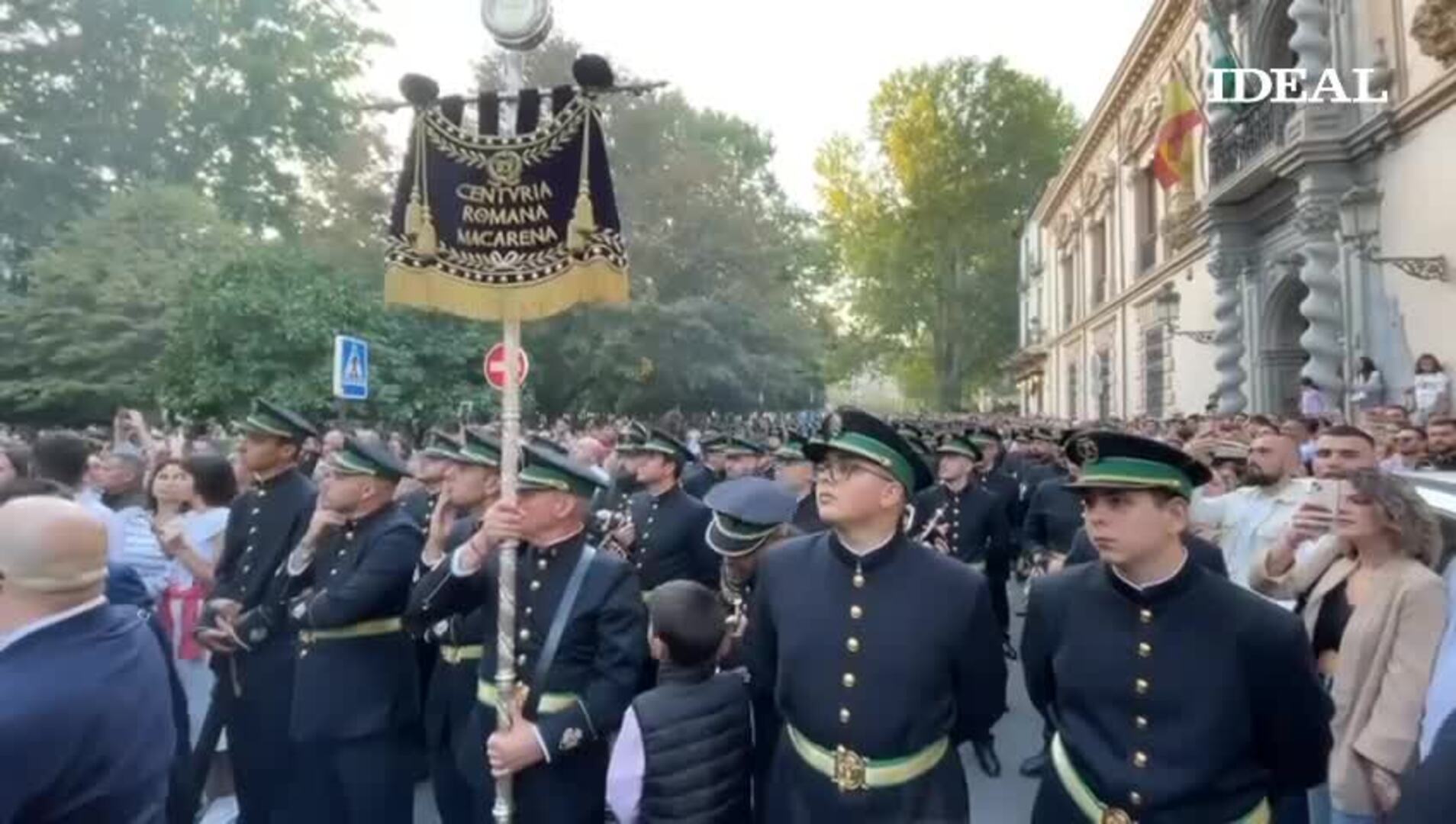La Borriquilla, recibida por la banda Centuria Macarena | Ideal