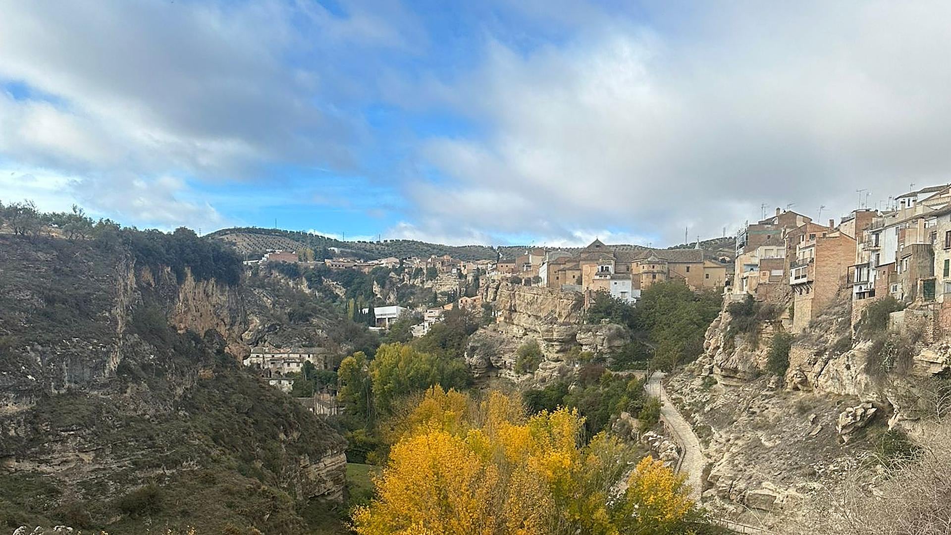 Una ruta otoñal «de leyenda» por los tajos de Alhama de Granada | Ideal