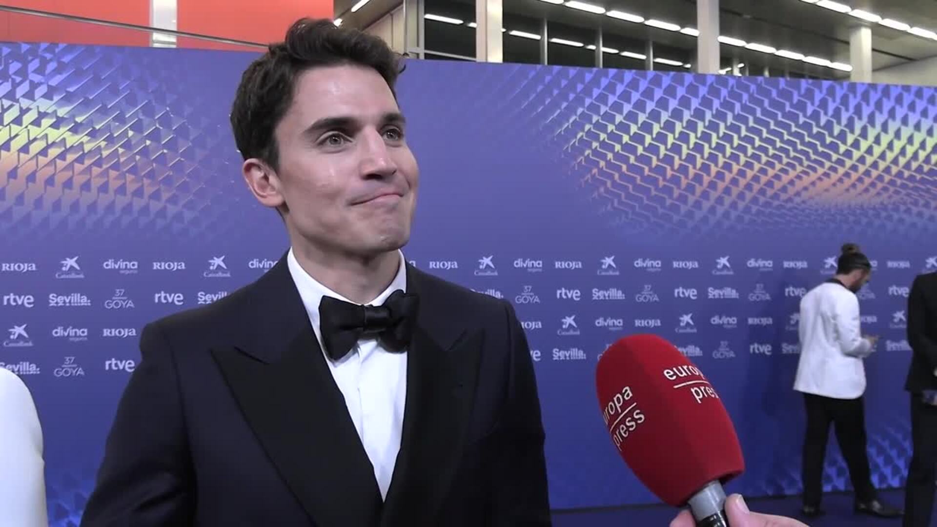 Álex González y María Pedraza, así esquivaron las preguntas sobre su ...