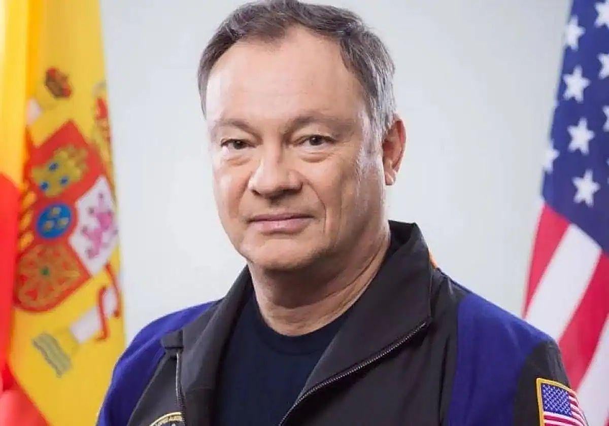 El astronauta Michael López Alegría y el premio Nobel Kip Thorne ...