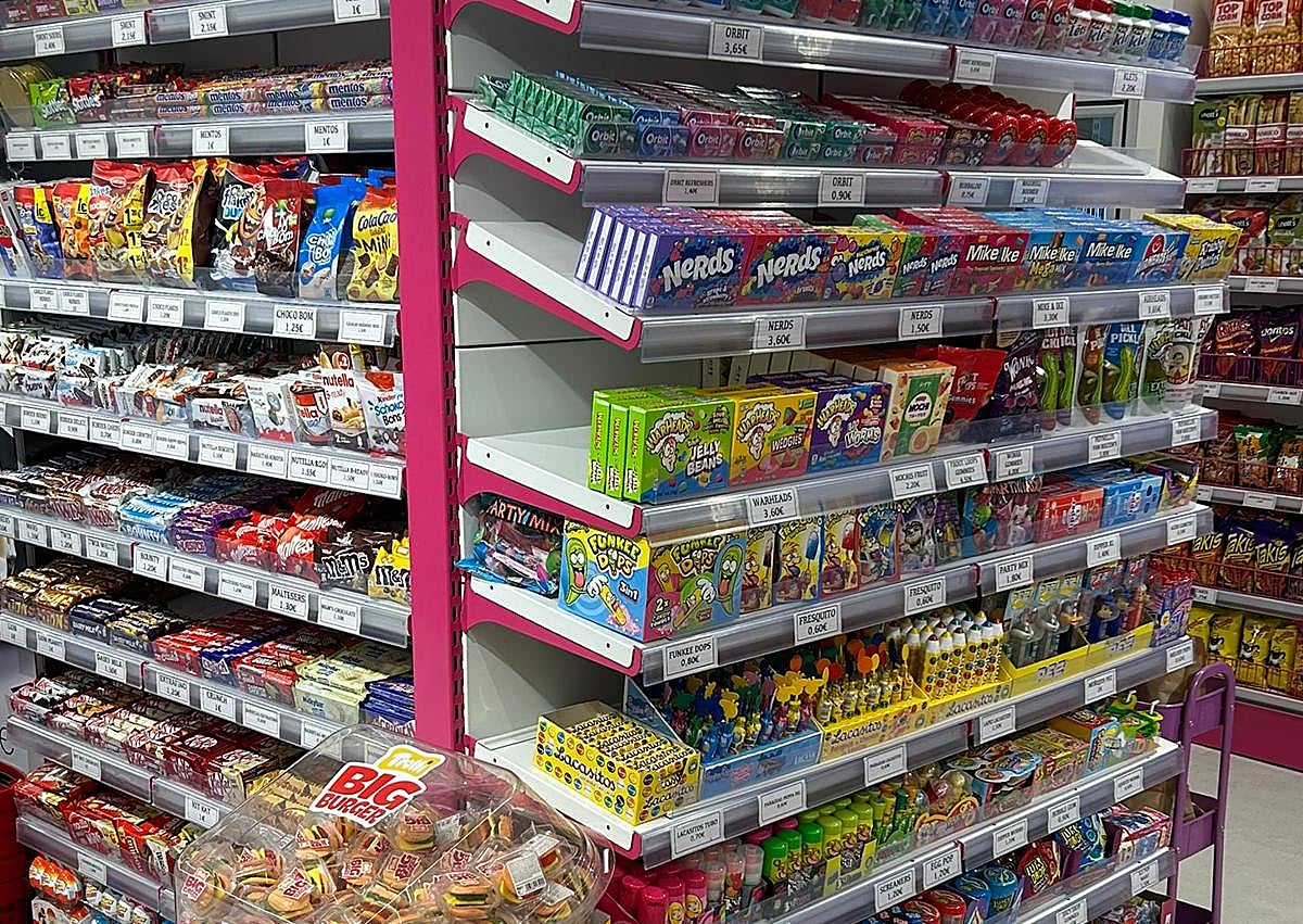 La original tienda de golosinas que llega a Granada con productos de ...