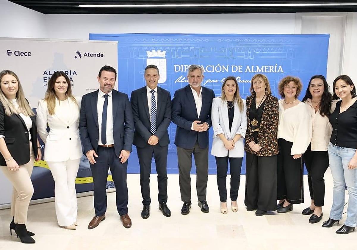 Clece se lanza a la búsqueda de personal: la Ruta 'Almería Emplea ...