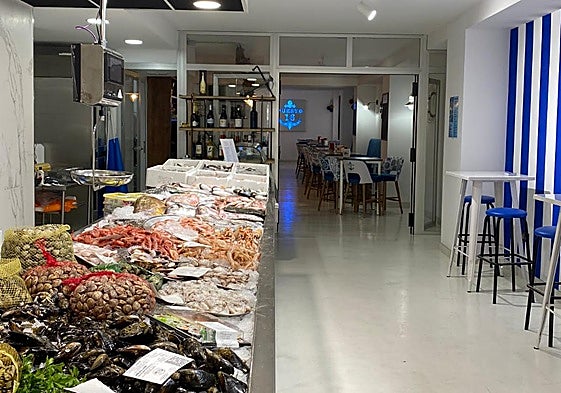 Entras a una pescadería y detrás hay un restaurante con «el mejor ...