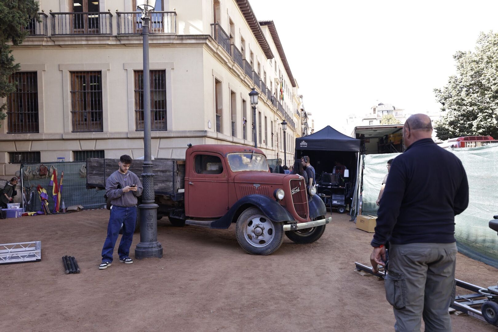 José Enrique Cabrero informa en directo desde el set de rodaje de 'La bola negra' | Ideal
