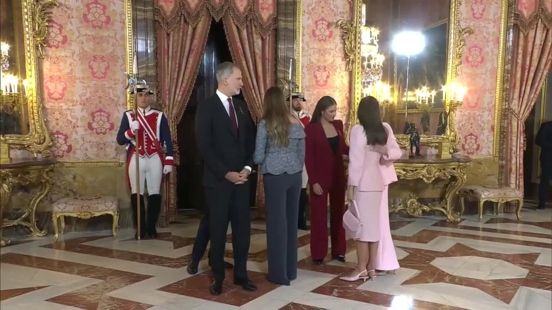 María Torreta, sobre la Reina Letizia: "Siempre es un orgullo vestirla ...