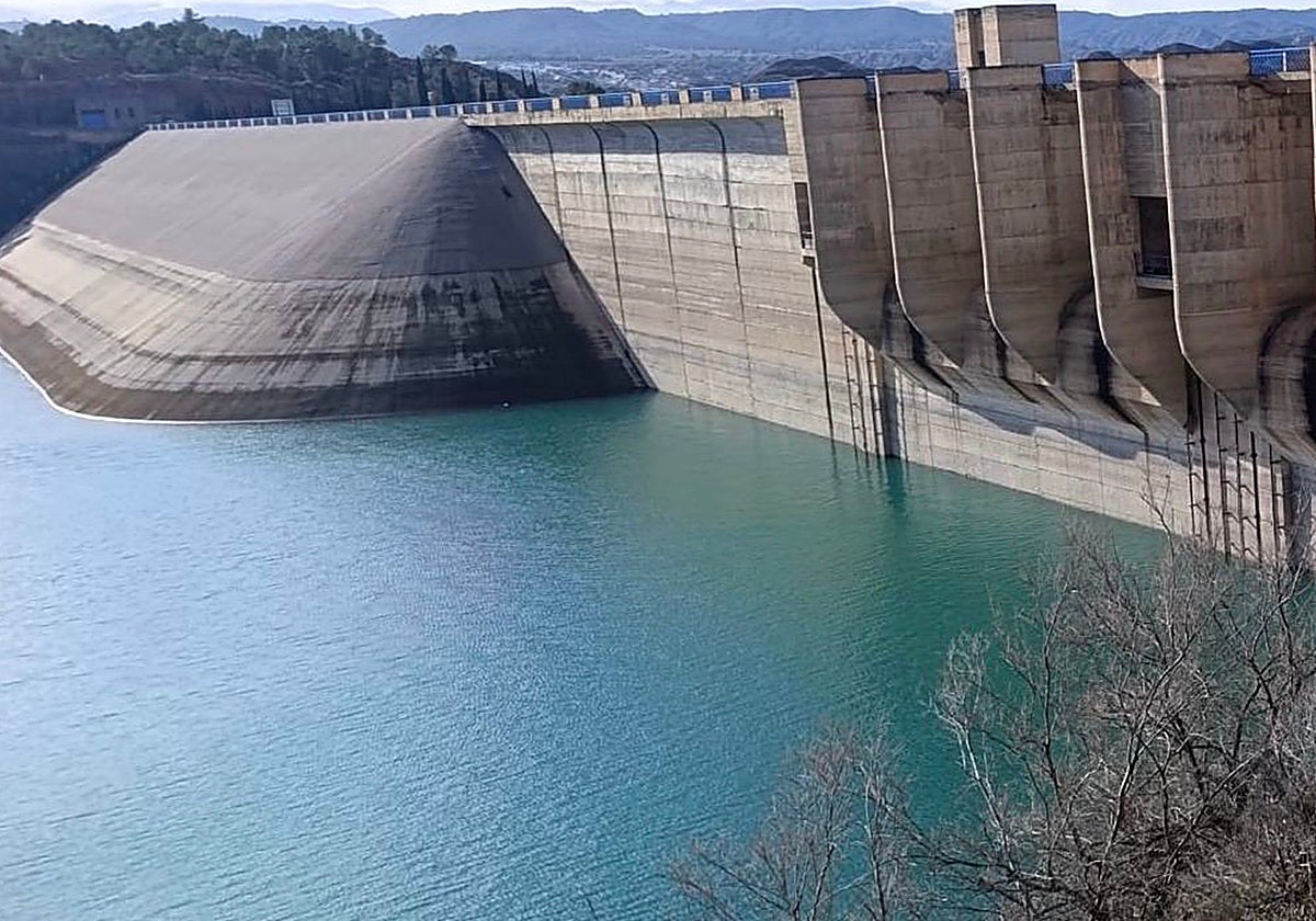 El embalse del Negratín vuelve a transferir agua a Almería tras casi ...