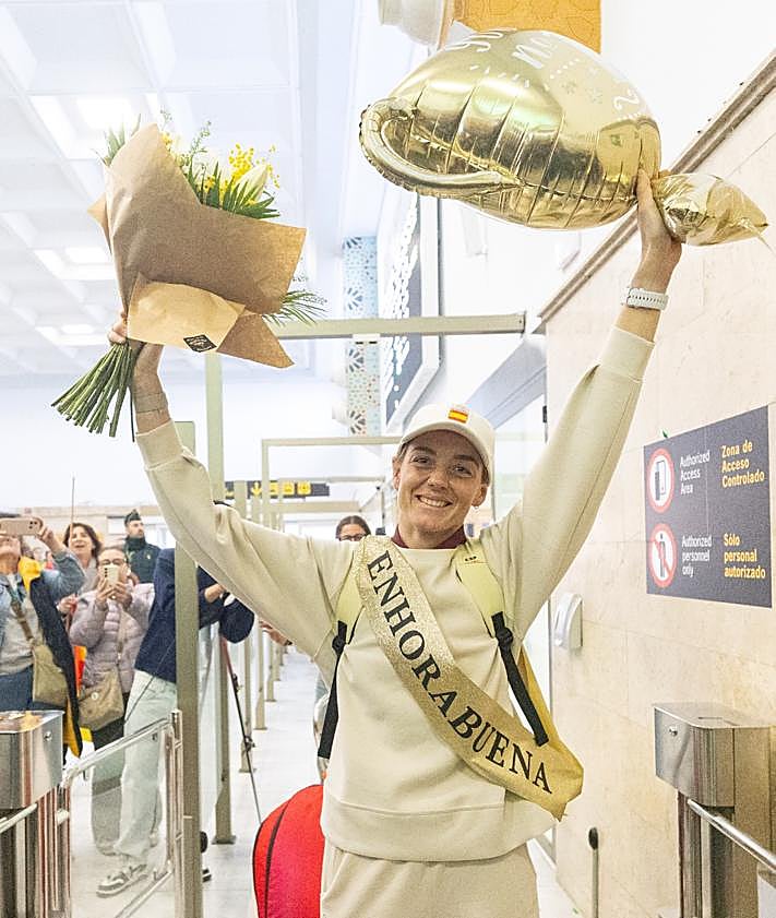Ana Alonso vuelve a casa con el abrazo de sus amigos de la montaña | Ideal