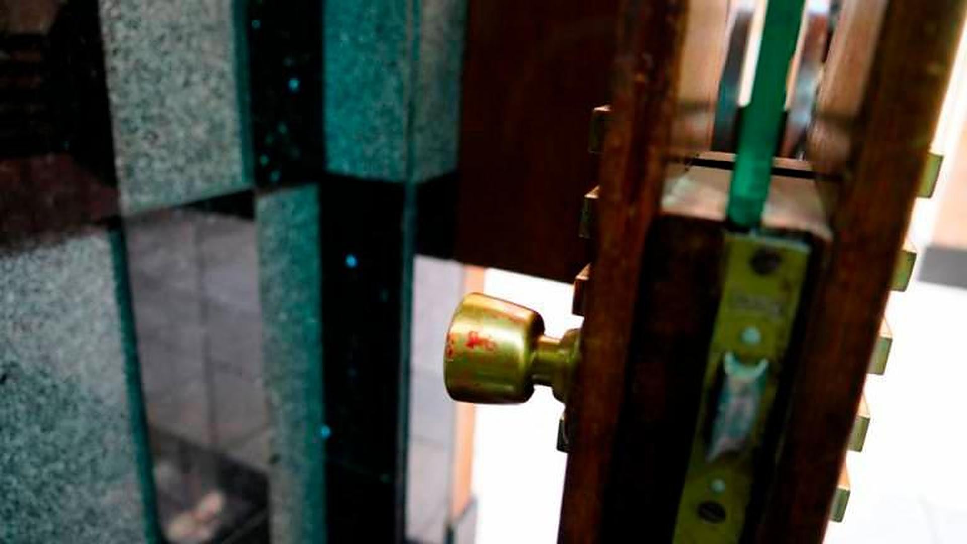 Prisión provisional y sin fianza para el detenido por el doble apuñalamiento de la calle ...