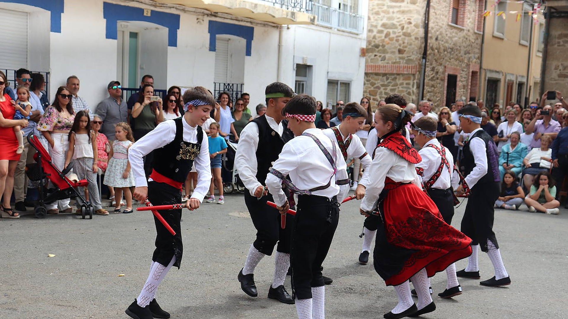 Cespedosa de Tormes cierra su fiesta de la Virgen del Carrascal con una ...