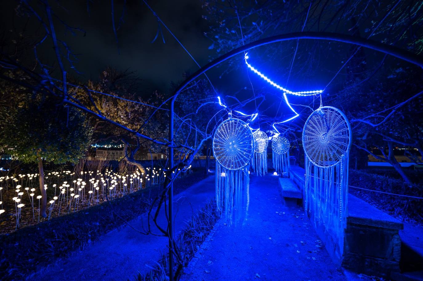 Así es la preciosa decoración navideña que inunda de magia el Huerto de ...