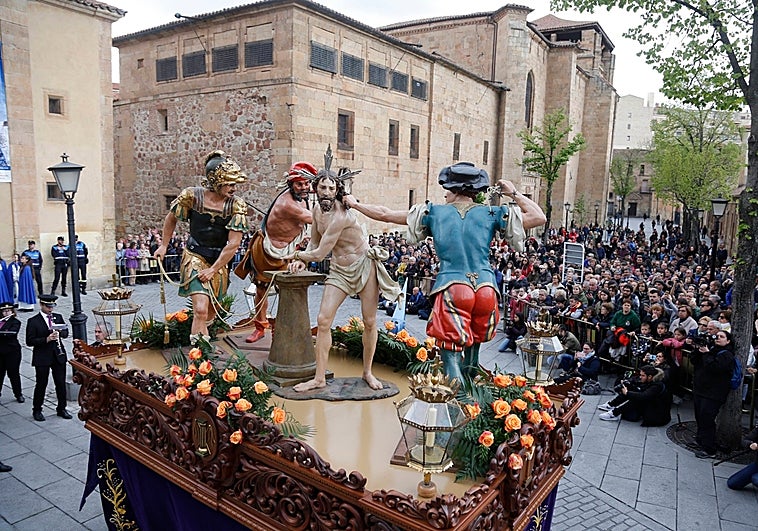 La Vera Cruz pide ayuda para cargar los pasos de 'Los Azotes' y 'La ...