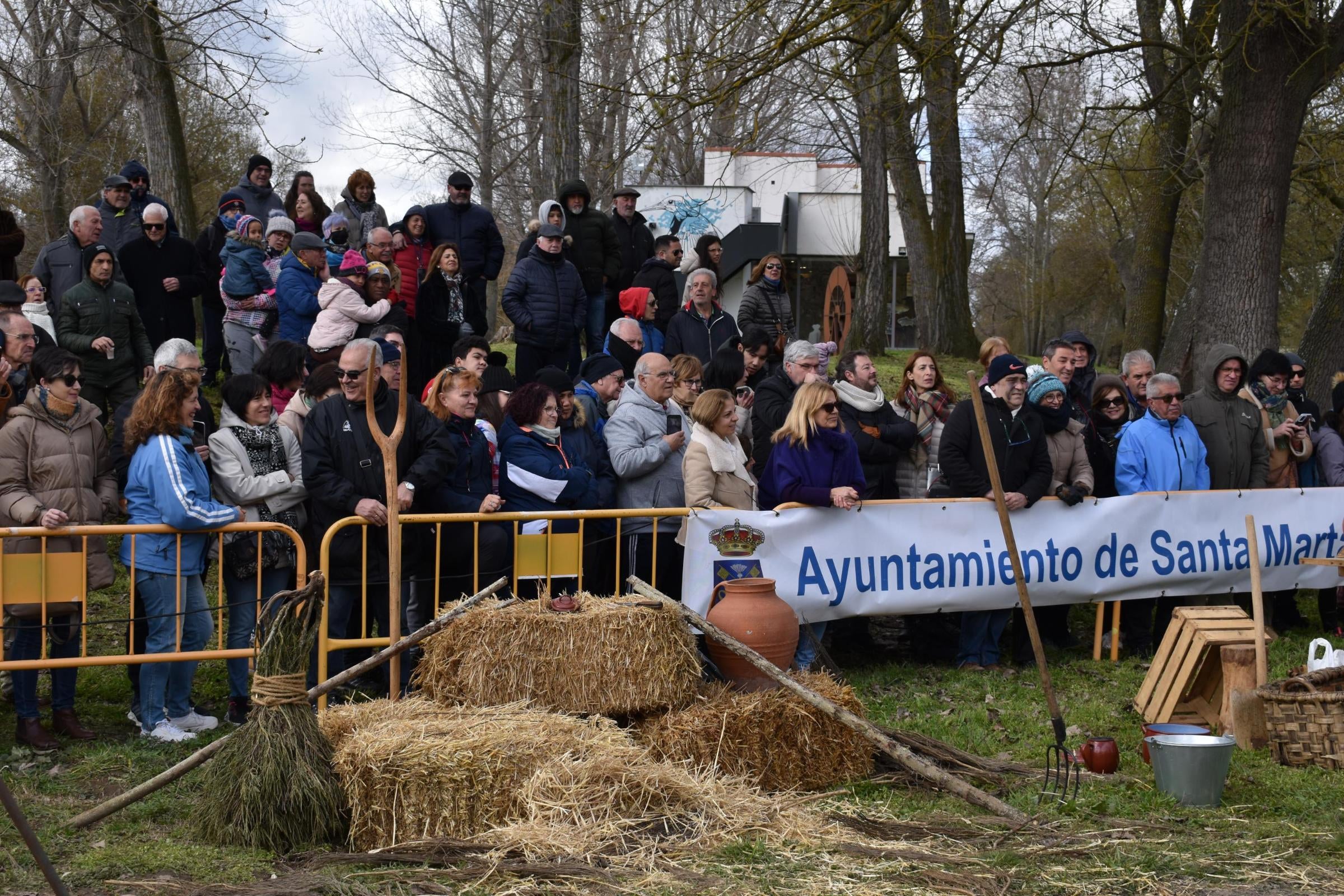 Santa Marta estrena fiesta de la matanza en la Isla del Soto con 500 comensales | La Gaceta de ...