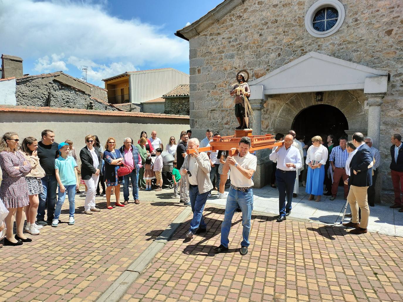 Peromingo cumple con San Isidro y celebra su día de fiesta | La Gaceta ...