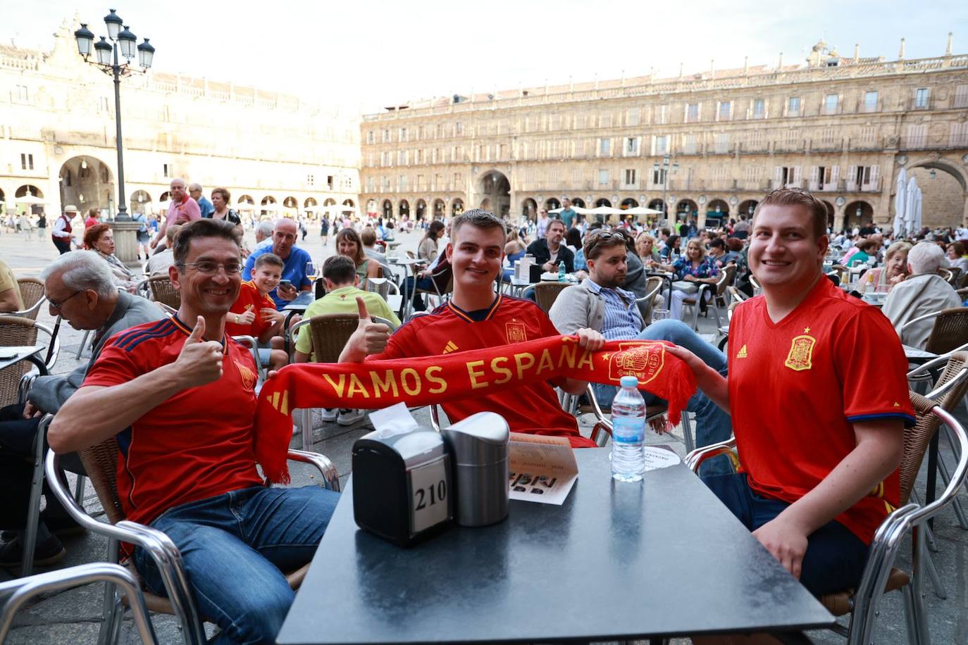 Ambiente en las calles de Salamanca para ver el partido de la Eurocopa ...