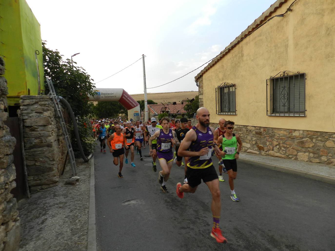 Héctor Rodríguez y Esther Cruz 'vuelan' en Valdemierque | La Gaceta de ...