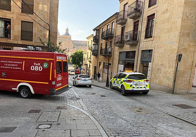 Clausuran dos garajes de la Cuesta de San Blas por riesgo de derrumbe ...