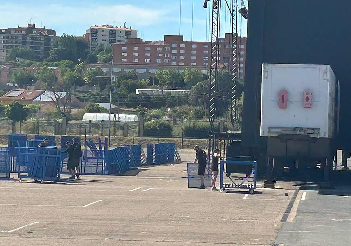 Así es el montaje del espectacular escenario de París de Noia | La ...