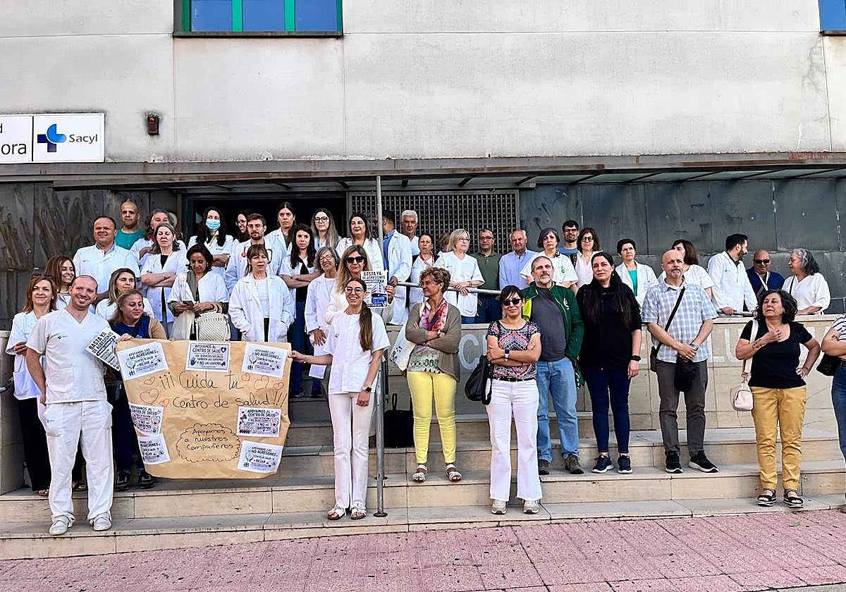 Los sanitarios del centro de salud de Béjar protestan tras la agresión ...
