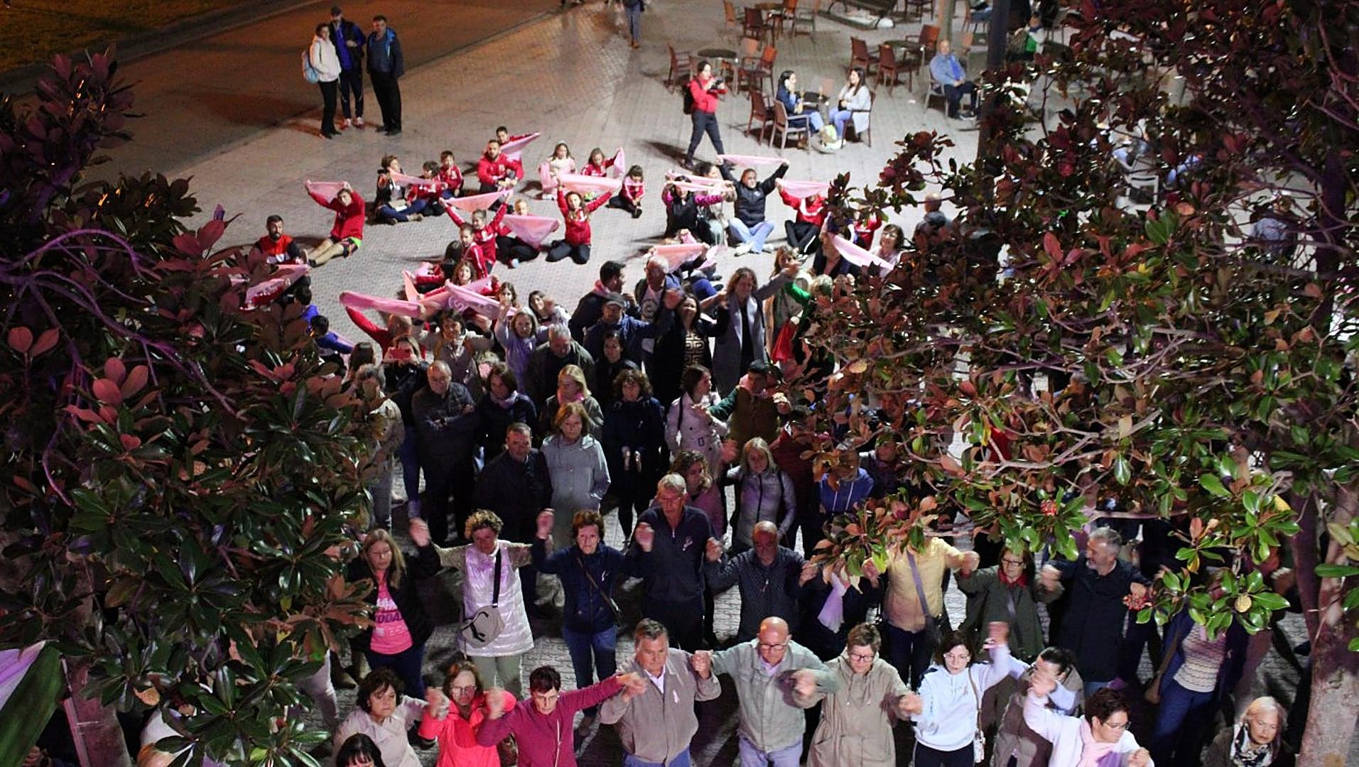 Los najerinos llenaron la plaza de España de esperanza rosa | La Rioja