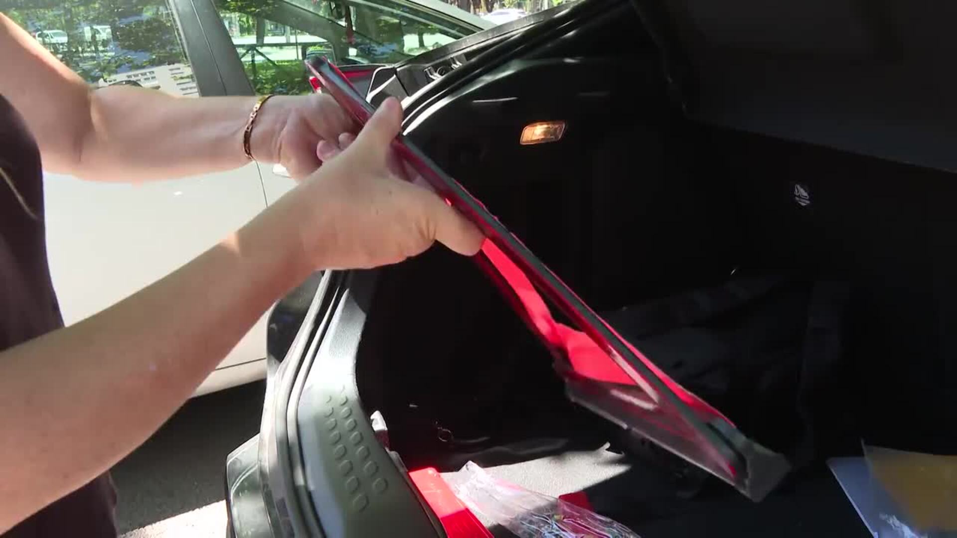 La DGT exime el uso de los triángulos de seguridad en autopistas y ...