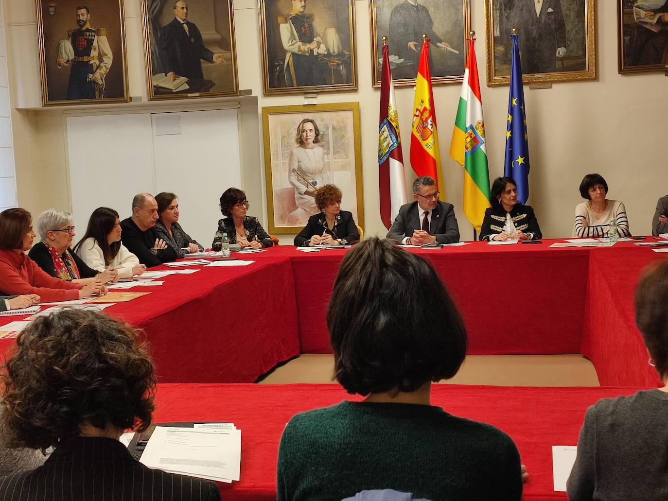 Logroño crea la 'Mesa de la Soledad', una red social de apoyo las ...