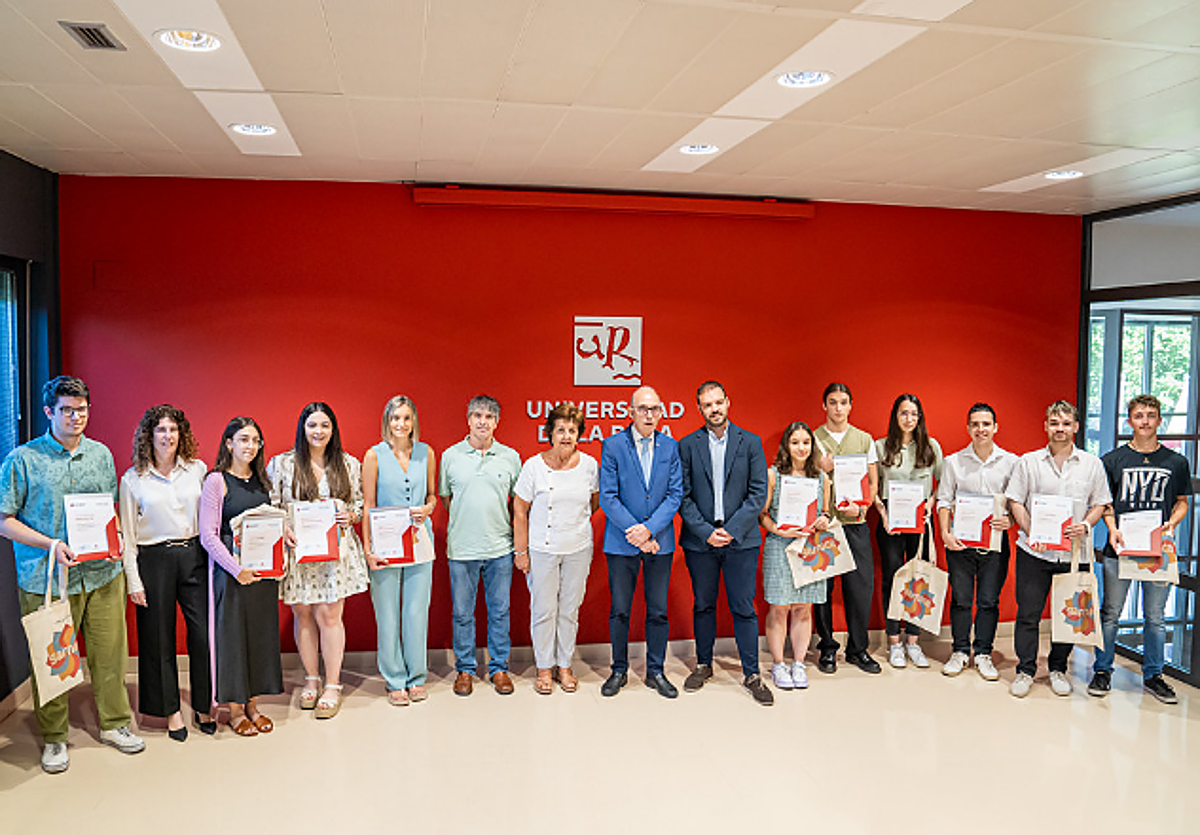 Garnica 12 becas para estudiantes de Máster de la Universidad de La ...