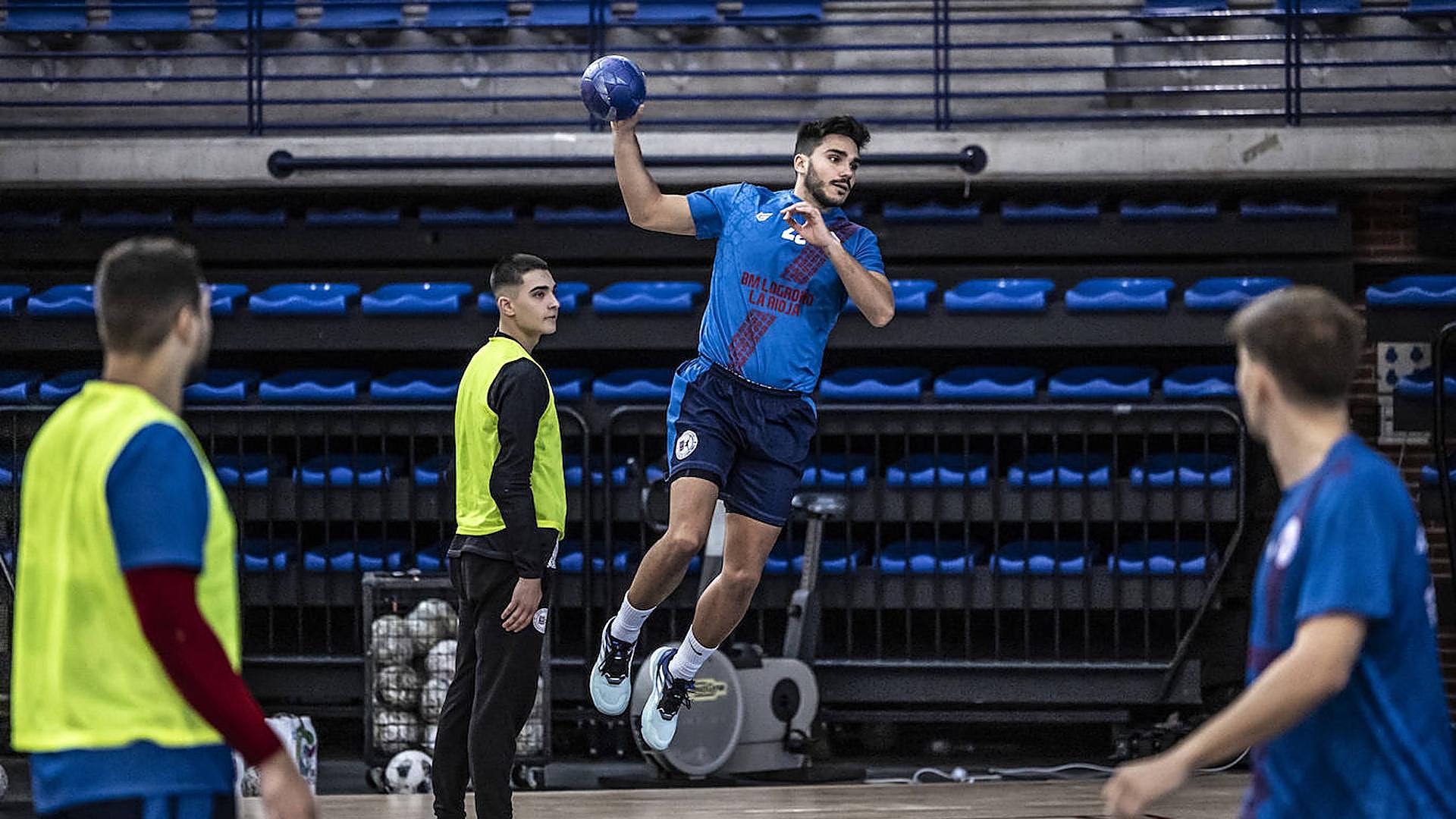 El BM Logroño, pendiente de la evolución de Xavi Tuà y Javi García | La ...