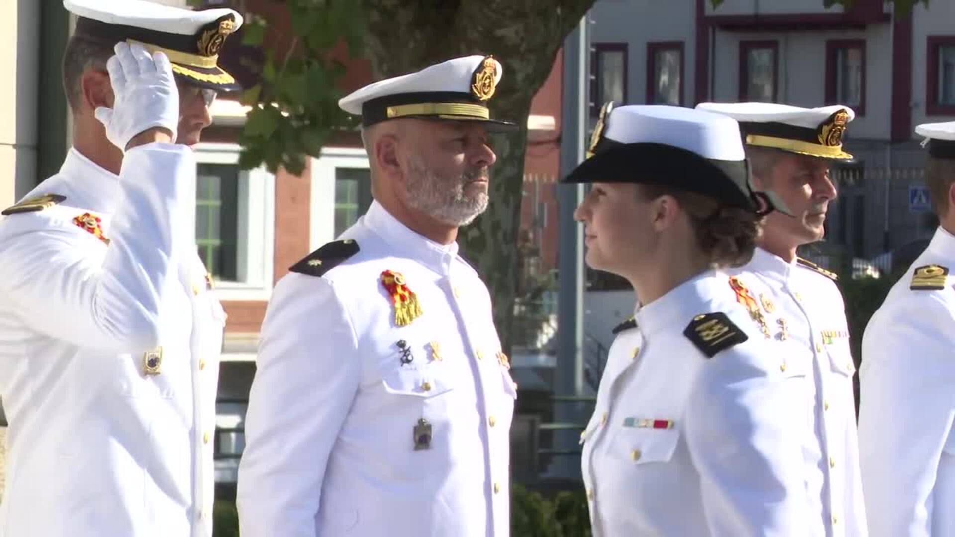 La princesa Leonor se incorpora a la Escuela Naval de Marín como ...
